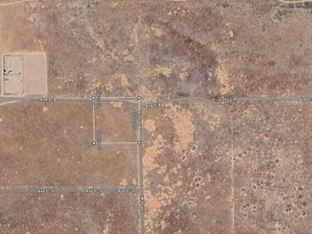 W Cor Ave # D897STW, Lancaster, CA 93536
