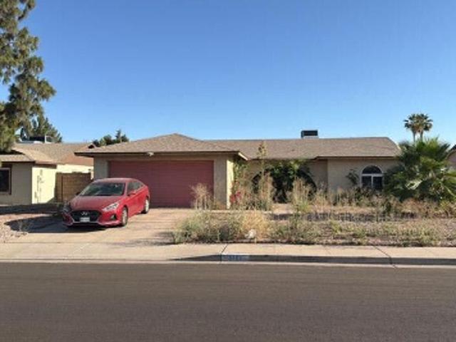 W Desert Cove Ave