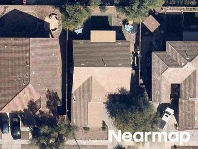W Desert Hills Dr