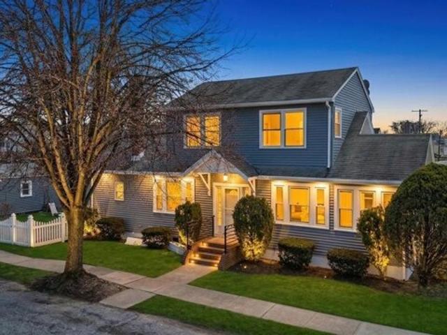 W Dover St, Valley Stream, Home For Sale