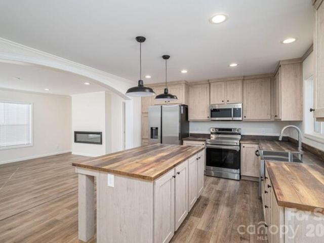 W Eagleview Ln, Lawndale, Home For Sale