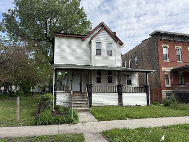 W Englewood Ave