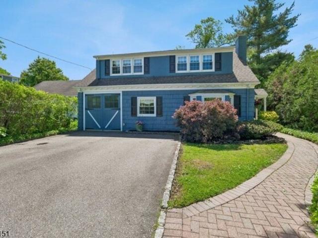 W End Pl, Cranford, Home For Sale