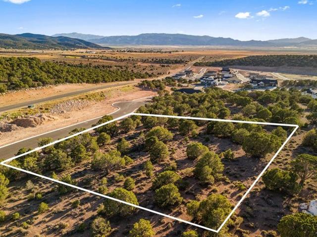 W Estate Dr Unit 12, Cedar City, UT 84720
