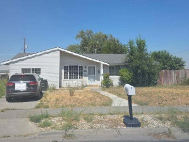 W Fern Dr