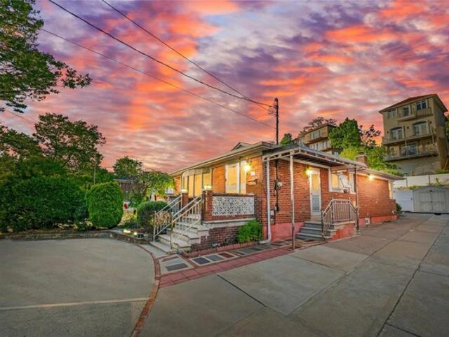 W Fingerboard Rd, Staten Island, Home For Sale