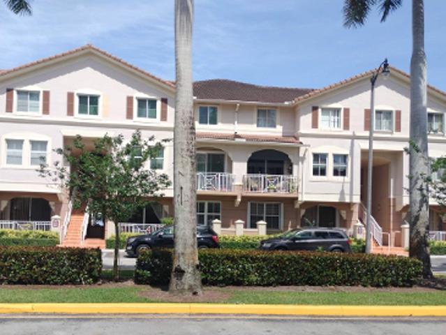 W Flagler St