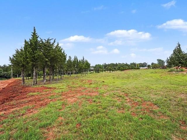 W Forrest Hills Rd, Guthrie, OK 73044