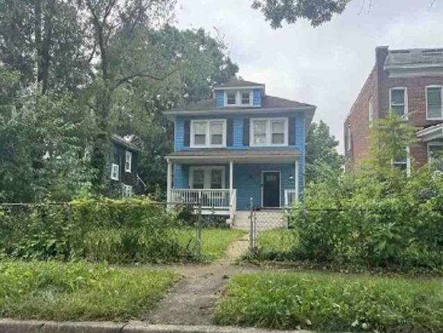 W Garrison Ave