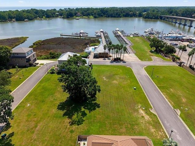 W Gate Dr, Theodore, AL 36582