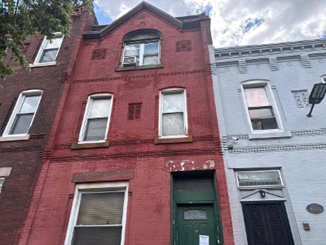 W Girard Ave