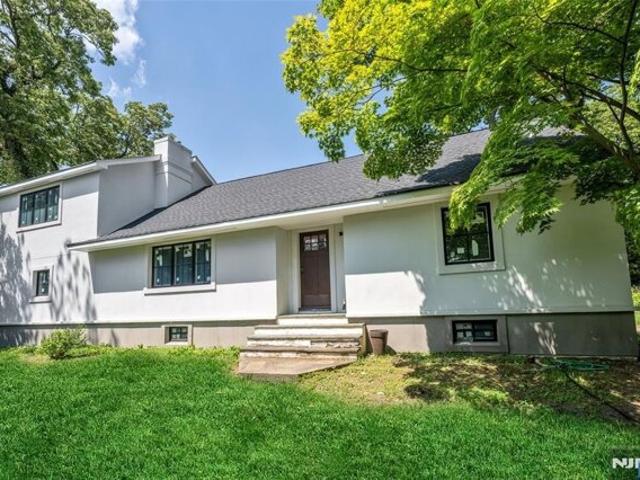 W Glen Ave, Ridgewood, Home For Sale