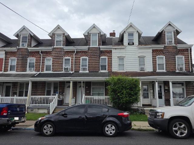 W Gordon St