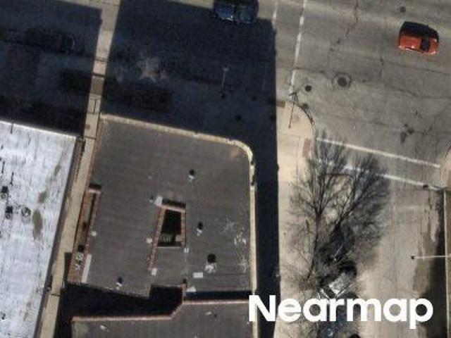 W Grand Ave