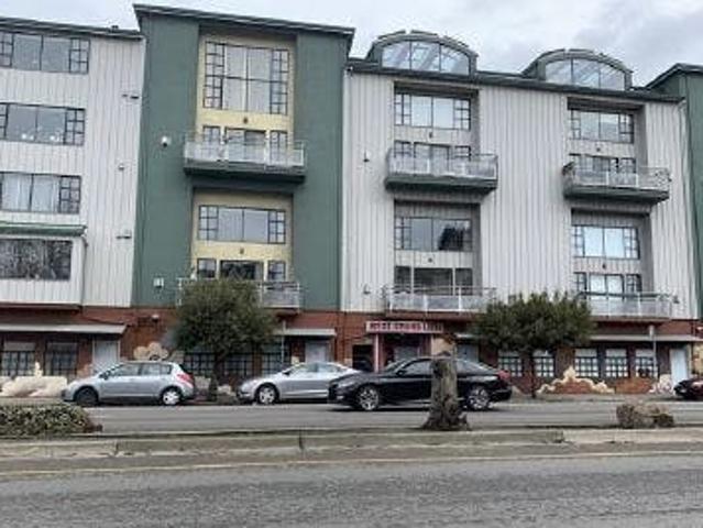 W Grand Ave Apt 17