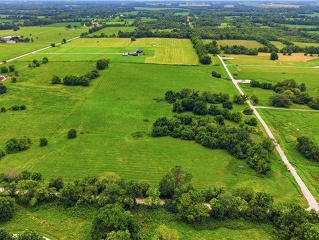W Grace Rd, Archie, MO 64747