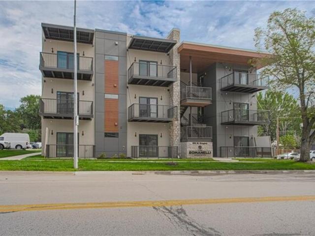 W Gregory Blvd, Kansas City, Home For Sale
