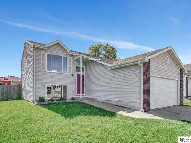 W Huntington Ave, Lincoln, Home For Sale