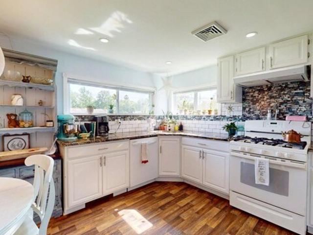 W Hampton St, Pemberton, Home For Sale
