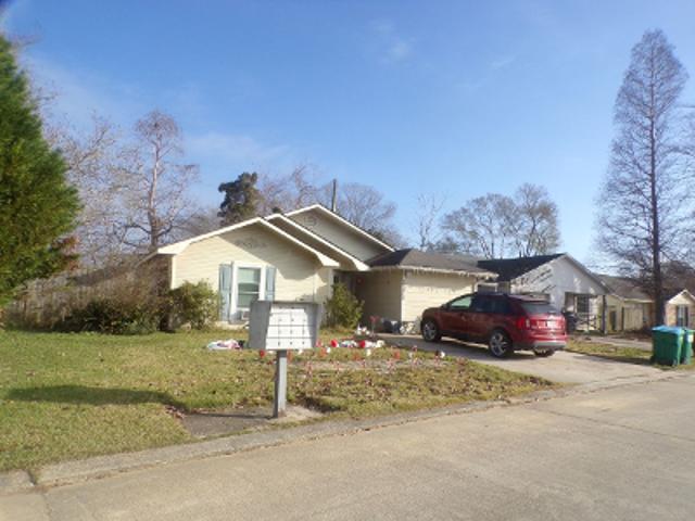 W Hillside Dr