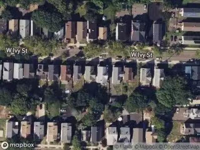 W Ivy St