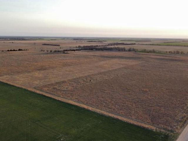 W Illinois Ave, Sylvia, KS 67581
