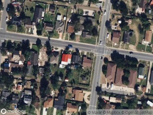 W Kelly Ave
