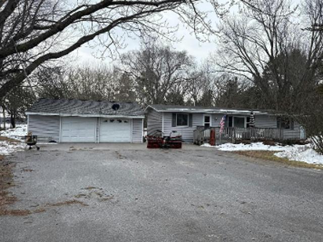 W Lake Ct