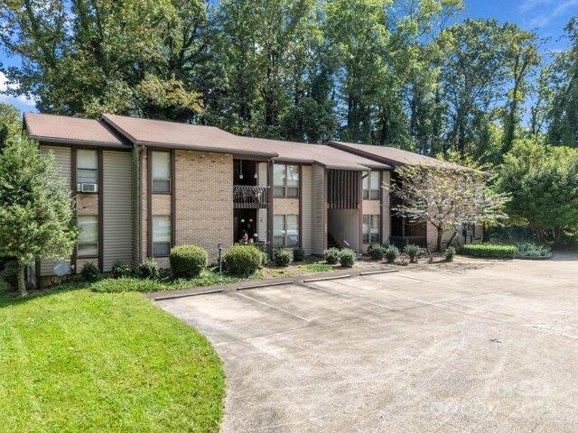 W Lake Ave, Hendersonville, Flat For Sale