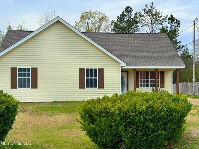 W Lake Dr, Holly Springs, Home For Sale