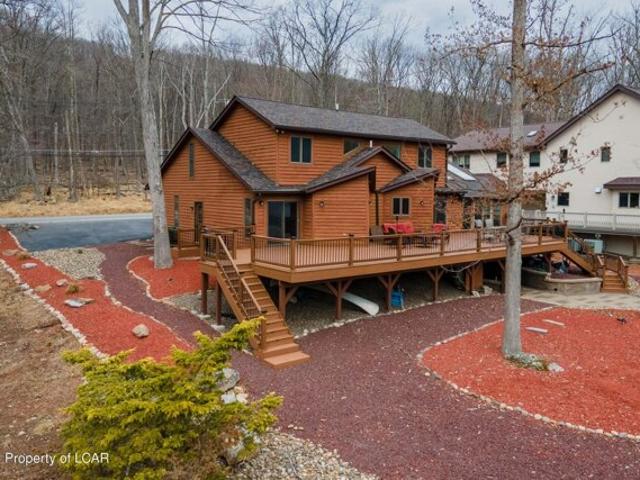 W Lake Valley Dr, Hazleton, Home For Sale
