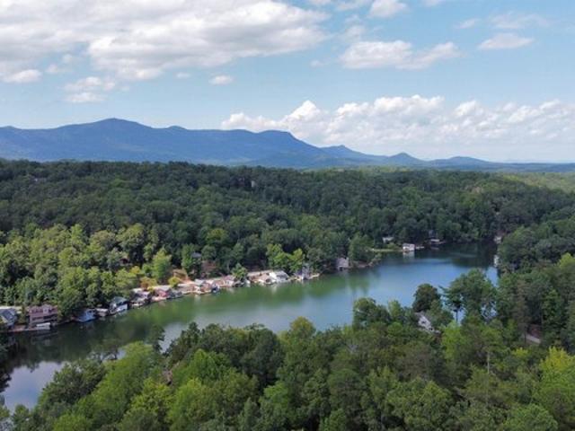 W Lakeshore Dr, Landrum, SC 29356