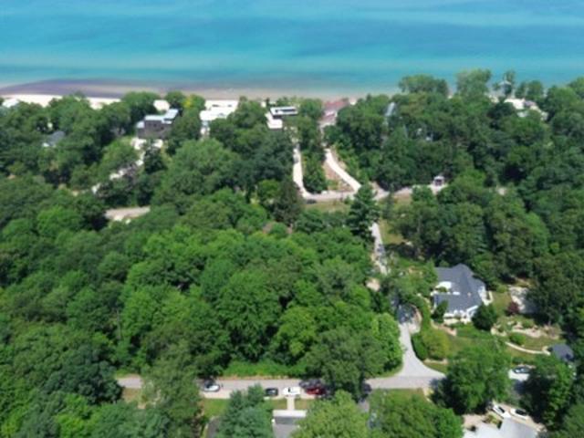 W Leewater Ave, Chesterton, IN 46304