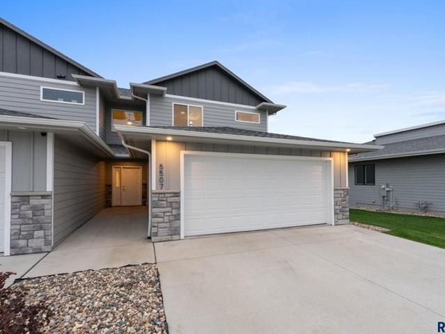 W Liberator Cir, Sioux Falls, SD 57107