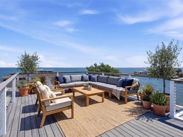 W Lido Promenade, Lindenhurst, Home For Sale