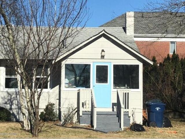 W Lincoln Ave, Oakhurst, Home For Sale