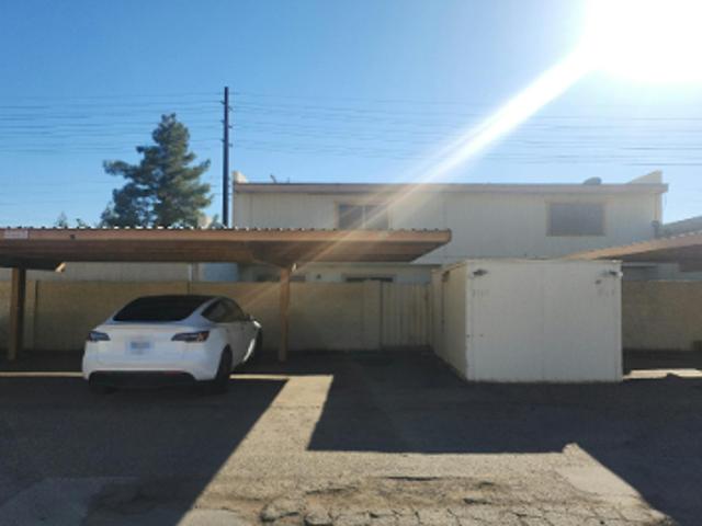W Loma Ln