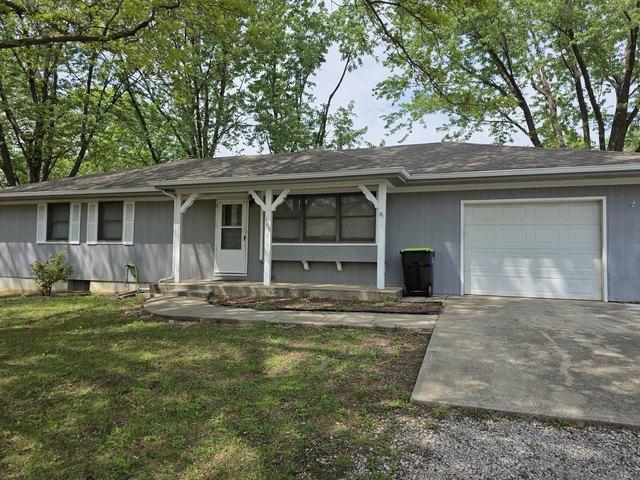 W Long Ln, El Dorado Springs, MO 64744