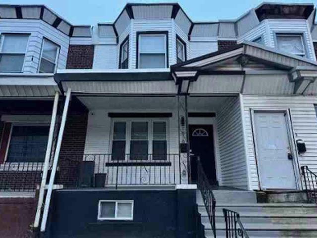W Louden St