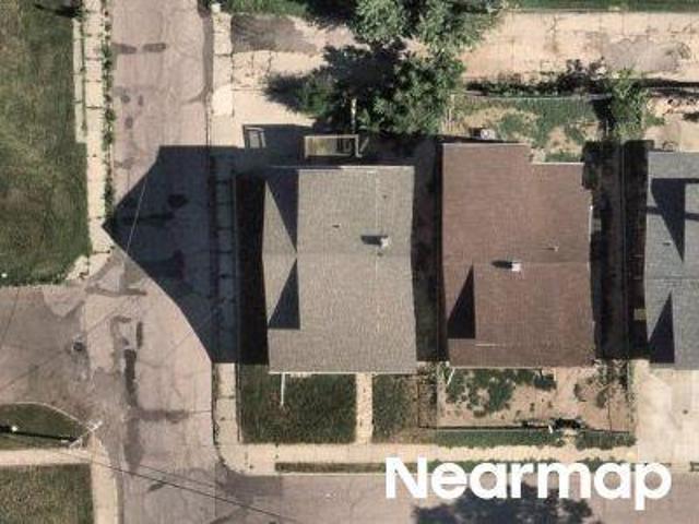 W Palmer Ave