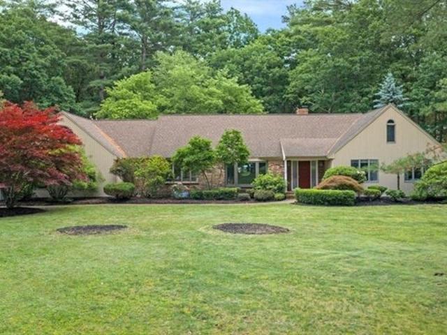 W Parish Ln, Boxford, Home For Sale