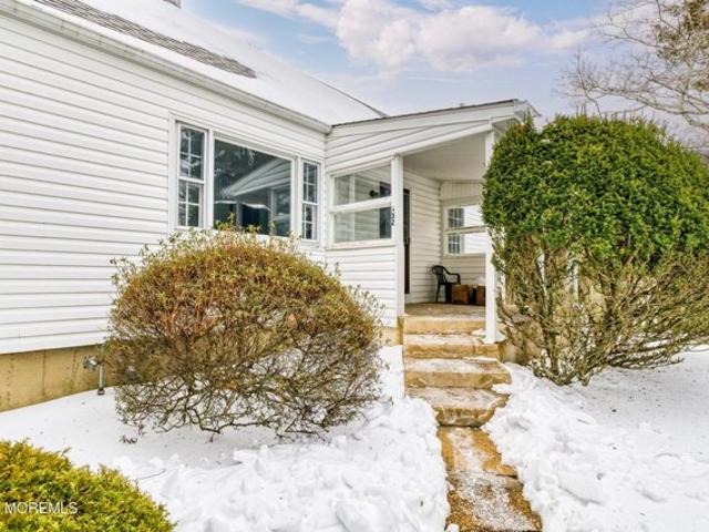 W Park Ave, Oakhurst, Home For Sale