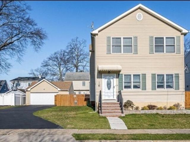 W Park Ave, Woodbridge, Home For Sale