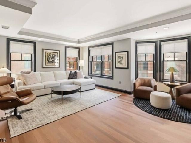 W Park Pl Apt,morristown, Condo For Sale