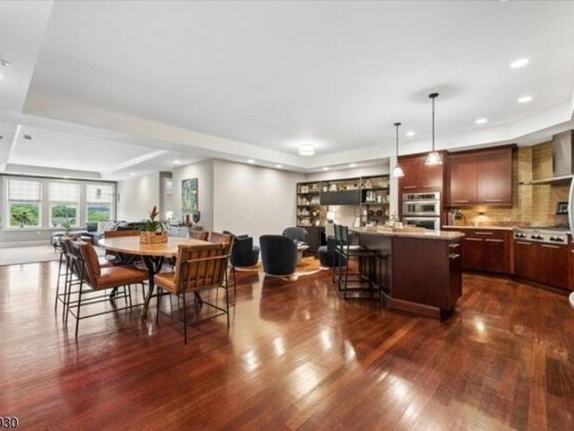 W Park Pl Apt,morristown, Condo For Sale