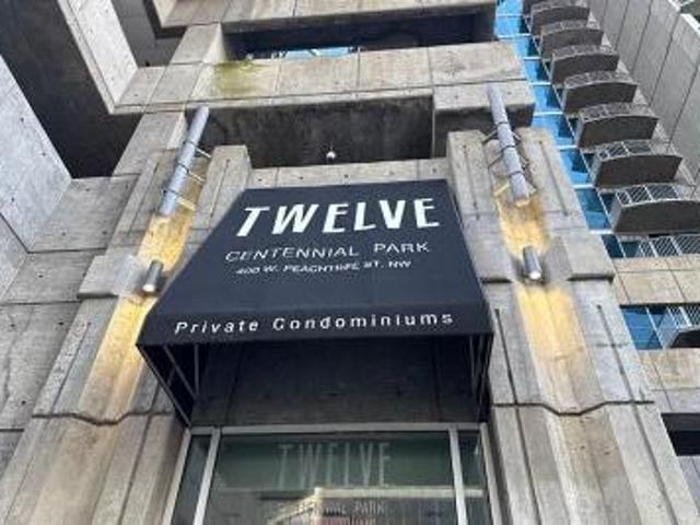 W Peachtree St NW
