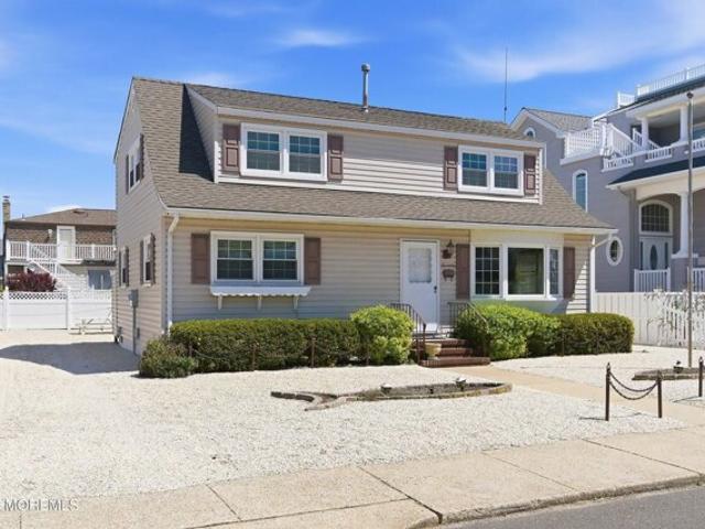 W Ramapo Ln, Long Beach Township, Home For Sale