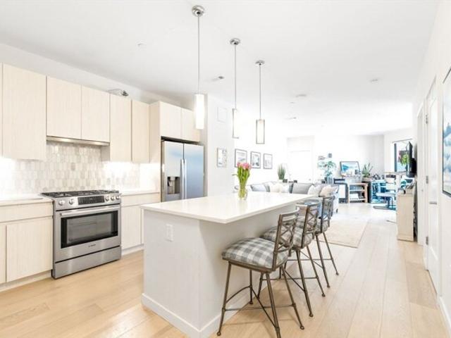 W Rd St Apt,boston, Condo For Sale