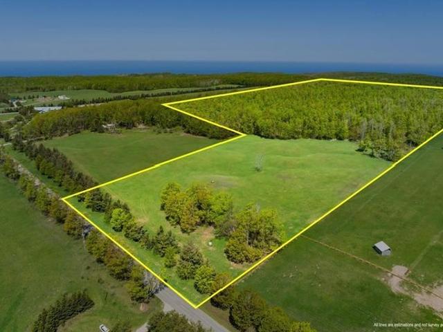 W Robinson Rd, Harbor Springs, MI 49740