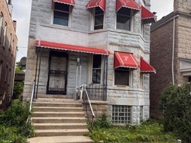 W St St, Chicago, Home For Sale